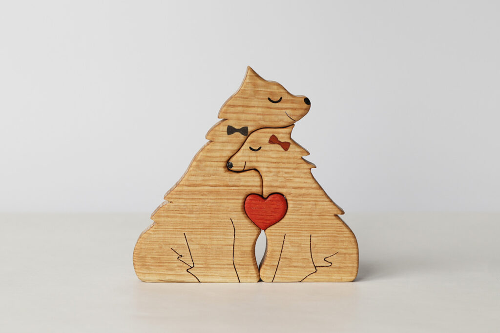 Wooden family puzzle "2 wolves with a heart" | Wood and Care